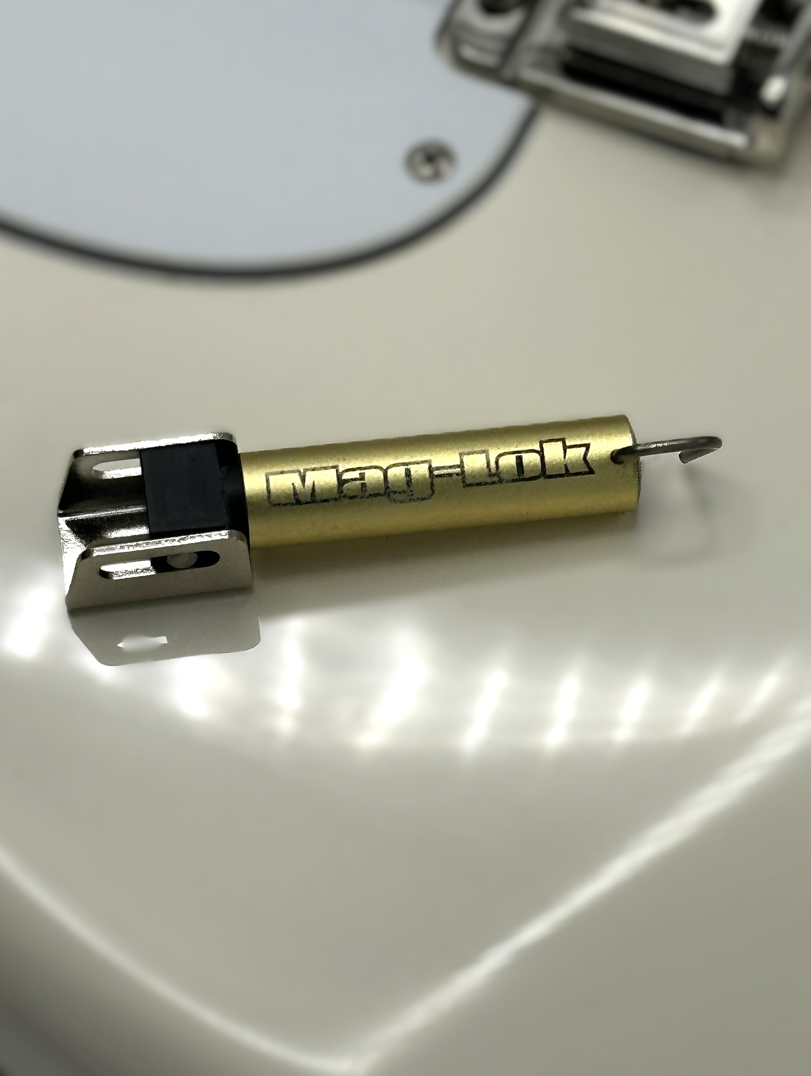 Maglok: Tremolo Anti-Deflection Device | SuperVee